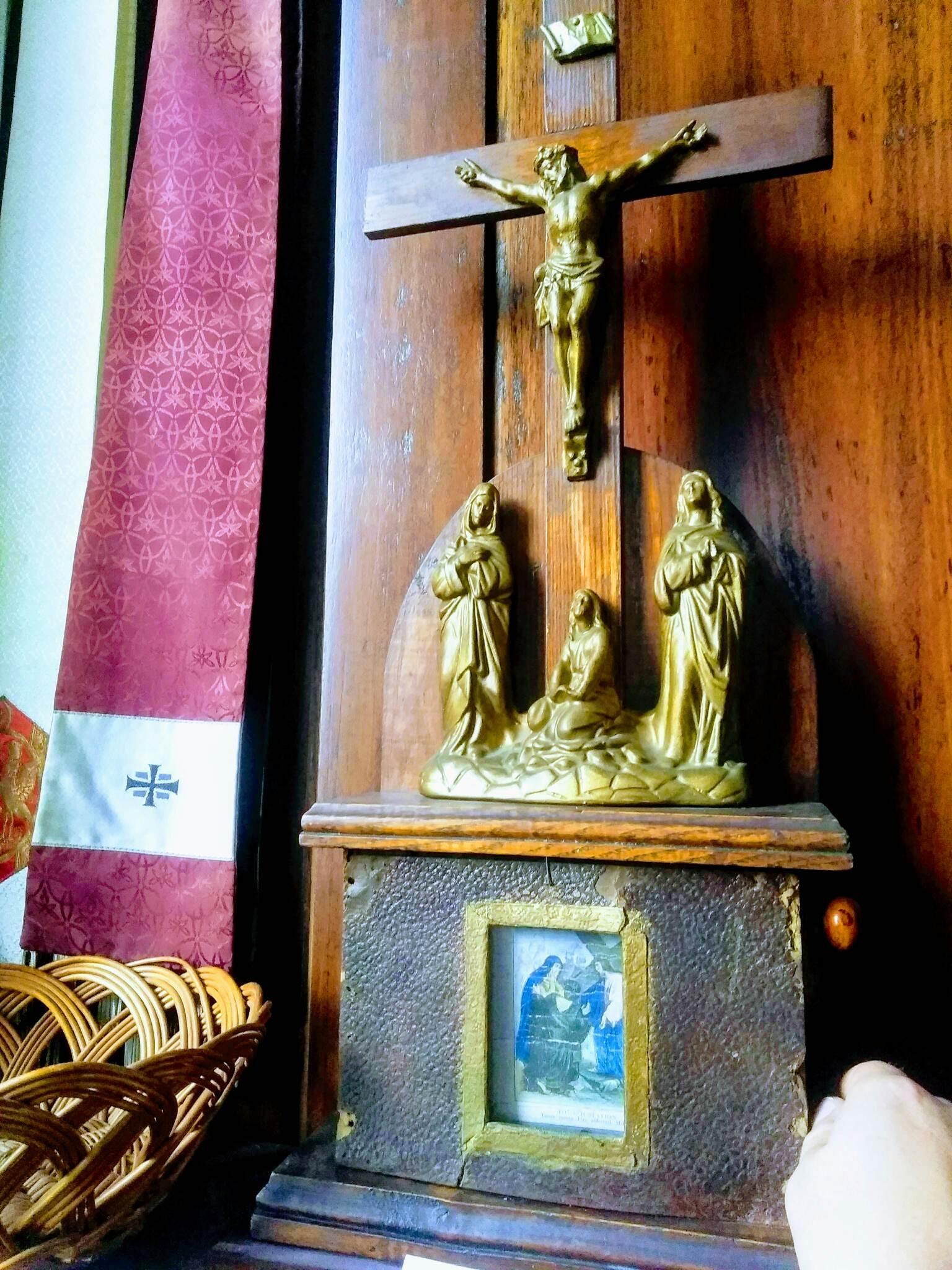 Old Portable Stations of the Cross With Sliding Scenes – BLACKCATHOLIC